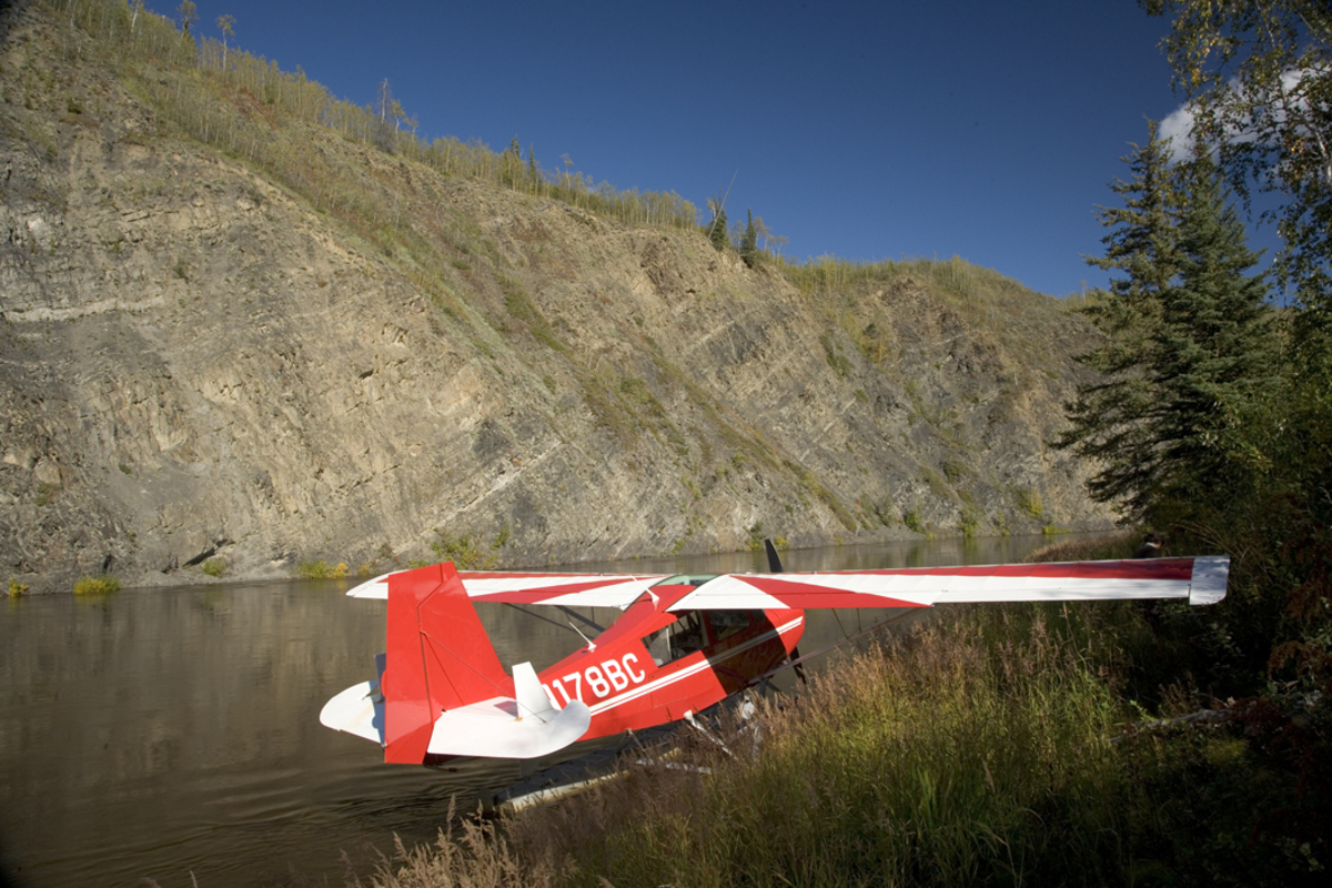 Scout in Kanuti Canyon | FWS.gov