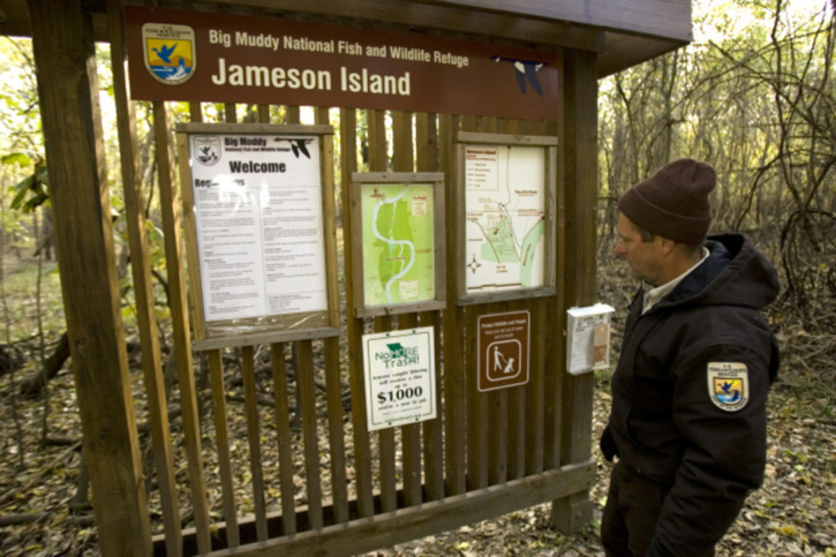 Jameson Island welcome sign | FWS.gov
