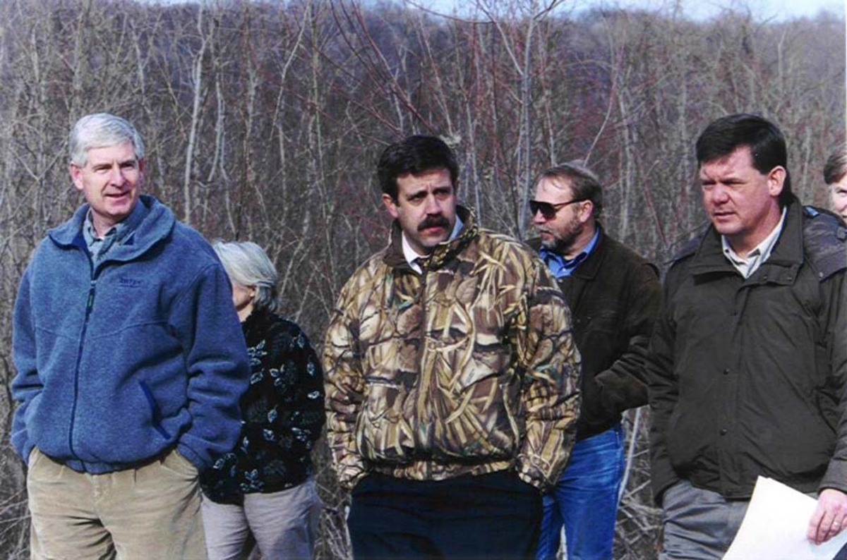Service Director Williams at Two Rivers National Wildlife Refuge | FWS.gov