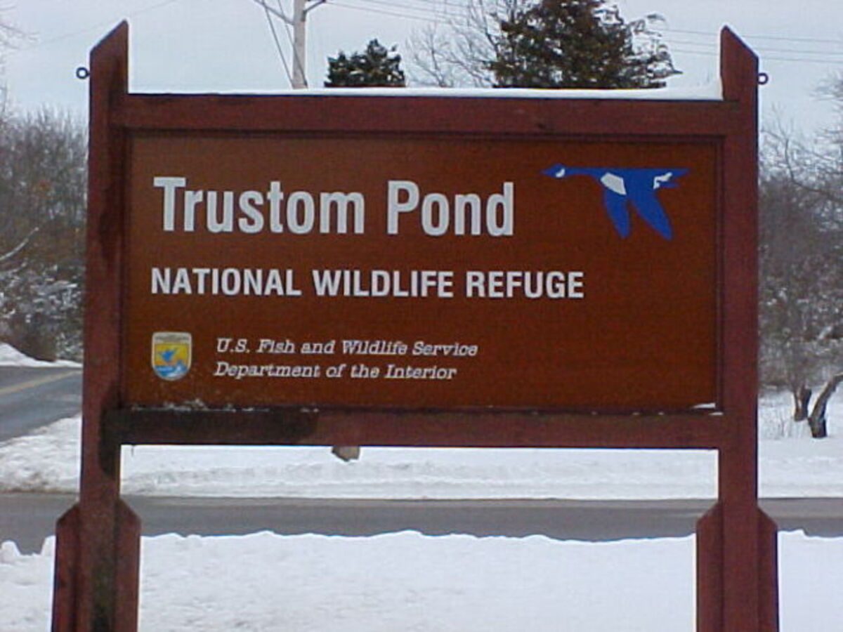 Trustom Pond National Wildlife Refuge entrance sign | FWS.gov