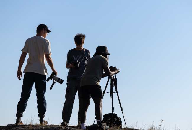 Turnbull NWR - Photographers on Bluff | FWS.gov